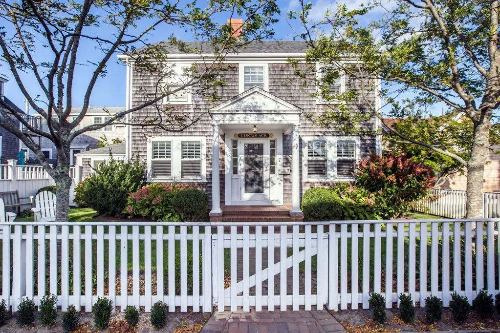 Nantucket Rental, Brant Point | Perfectly situated, rennovated Brant ...