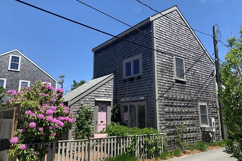 Nantucket Rental, Brant Point | Charming Cottage next to Children's Beach!