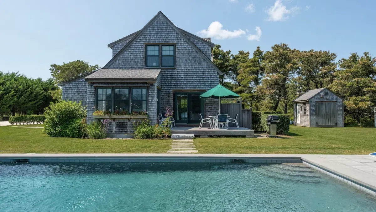 Nantucket Rental, Surfside | Stunning Surfside home with Pool and Cabana!